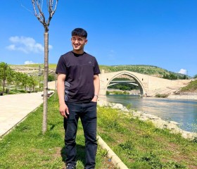 Semih, 22 года, Batman